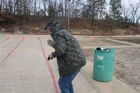 shoot while moving vs move then shoot the armory life