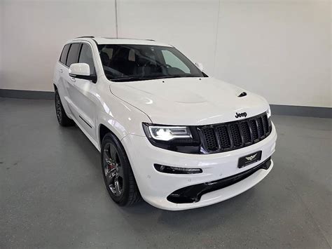 Jeep Grand Cherokee 64 V8 Hemi Srt8 Red Vapor Aut Im Kanton St