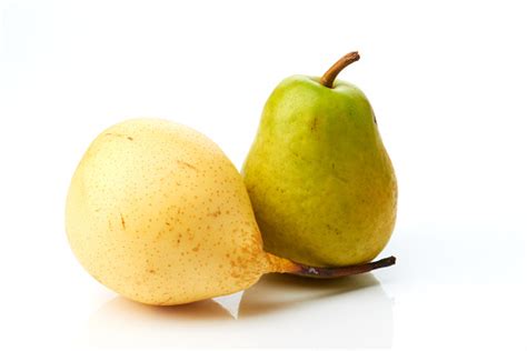 녹색과 노란색 Pears 흰색 바탕에 그림자와 0명에 대한 스톡 사진 및 기타 이미지 0명 2015년 Pyrus