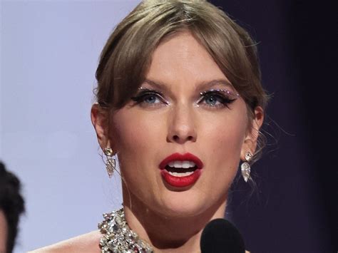 Taylor Swift Blasted For Saying She Wants To Live In 1830s In New Song