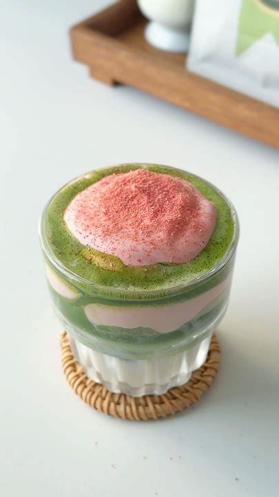 Matcha Strawberry Einspanner 🍵🍓 Youtube