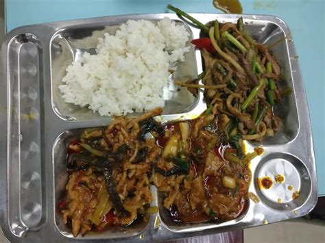 川大厨师炒热复旦大学食堂，火了澎湃新闻 The Paper