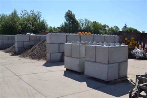 Concrete Interlocking Blocks Full And Half Blocks Available 1200 X 600 X 600 £80 00 Picclick Uk