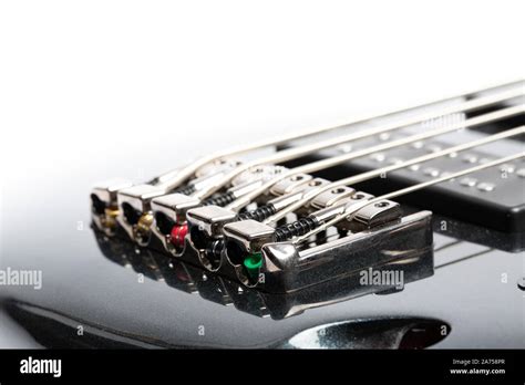 Guitare Basse 5 Cordes Banque De Photographies Et Dimages à Haute