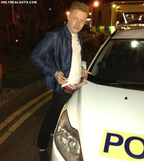 Onlyrealguys Drunk Straight Guys Caught Pin 16197259
