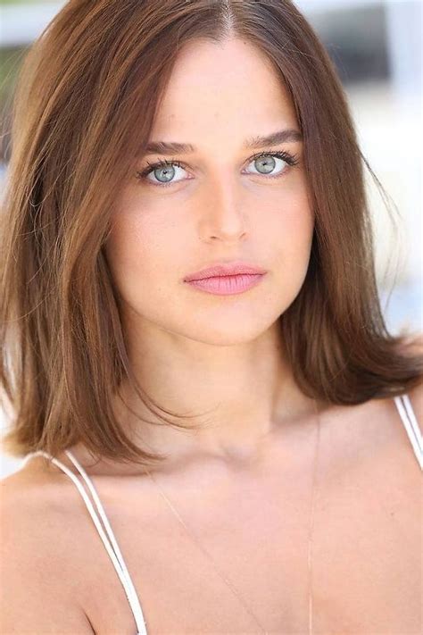 Stephanie Nur LezWatch TV