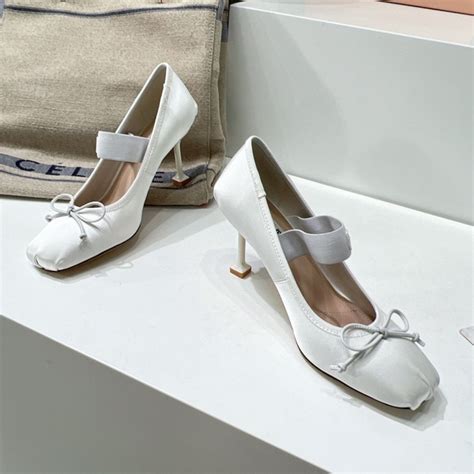 Туфли Miu Miu купить с доставкой по выгодным ценам в интернет магазине Ozon 1538020863