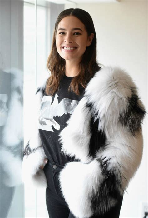 10 Celebrity Women Who Are Proud Of Their Body Hair And Pubic Hair
