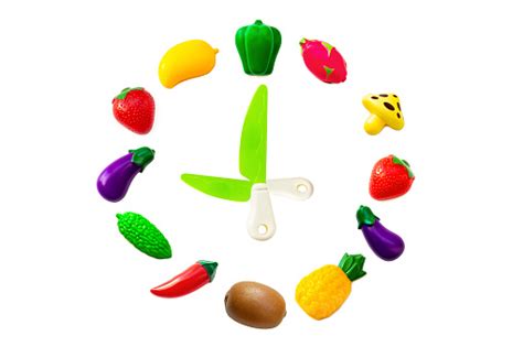 장난감 플라스틱 과일과 야채 컬렉션은 흰색 배경에 고립 되어 있습니다 게임을위한 플라스틱 과일 키즈 스토어에서 재생 0명에 대한 스톡 사진 및 기타 이미지 Istock