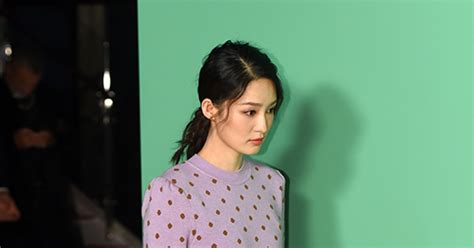 Md포토 리친 초미니 원피스 입고 입장