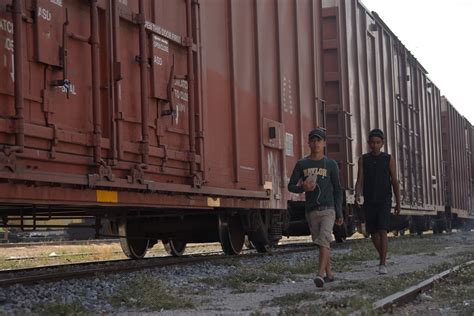 Scott Warren el profesor que podría ser encarcelado por dejar agua para migrantes en el