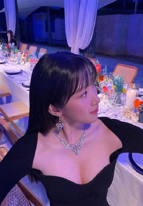 女優ムン・ガヨン、目のやり場のないクラっとする衣装「どこまで開いてるの？」 K Pop、韓国エンタメニュース、取材レポートならコレポ！