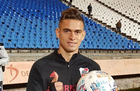 River Sigue Buscando Delantero El Colombiano Rafael Santos Borré