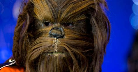 Star Wars Masques Et Sabres Lasers Interdits Dans Les Cinémas Guzzo