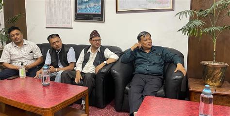 सरकारबाट १५ अर्बभन्दा बढी रकम उठाउन बाँकी भएपछि माइतीघरमा धर्ना दिँदै