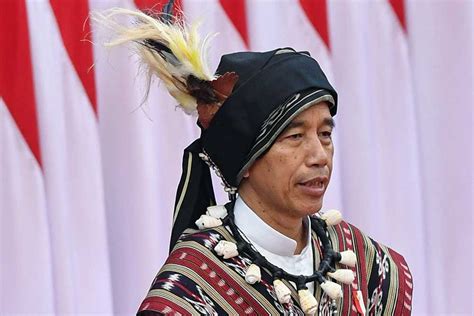 Mengenal Baju Adat Tanimbar Maluku Yang Dikenakan Jokowi Di Sidang