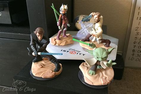 Disney Infinity 30 Starter Pack And Star Wars Play Sets Disney