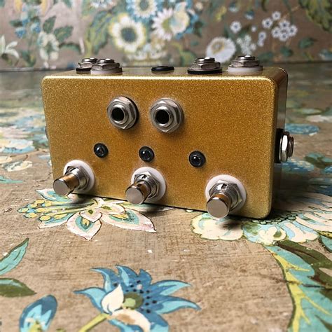 Custom True Bypass 3 Loop Switcher Reverb