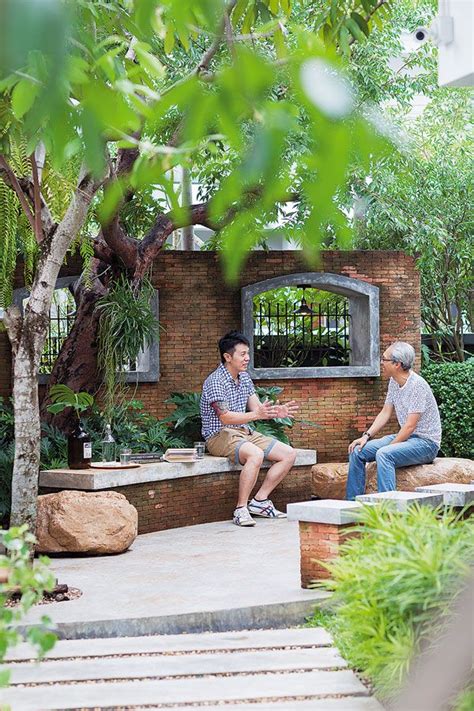 ใต้ร่มเงาไม้ใน สวนเมืองร้อนกลิ่นอายไทย บ้านและสวน Home Landscaping