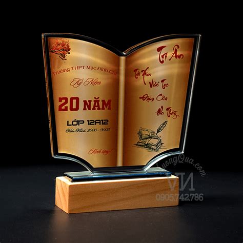 Kỷ Niệm Chương Thủy Tinh