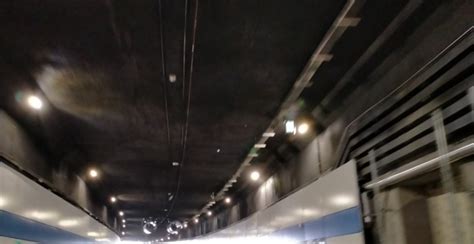 郑州二七广场下穿隧道总长1370米，双向四车道，时速40公里腾讯新闻