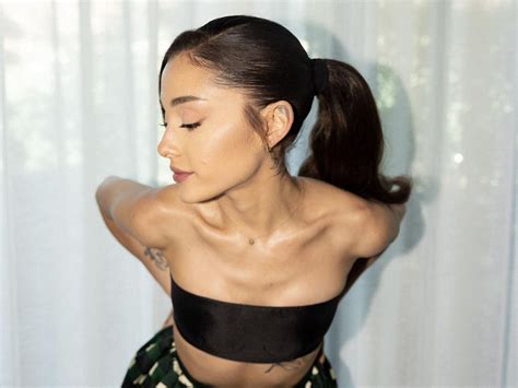 Ariana Grande Nude Photos A Viral Sensation