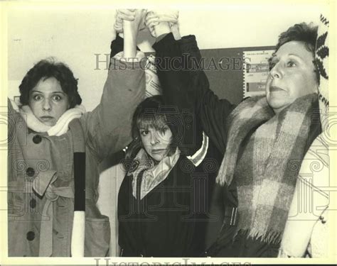 1983 Press Photo Actors Dinah Manoff And Jean Stapleton In A Matter Of Sex Ebay