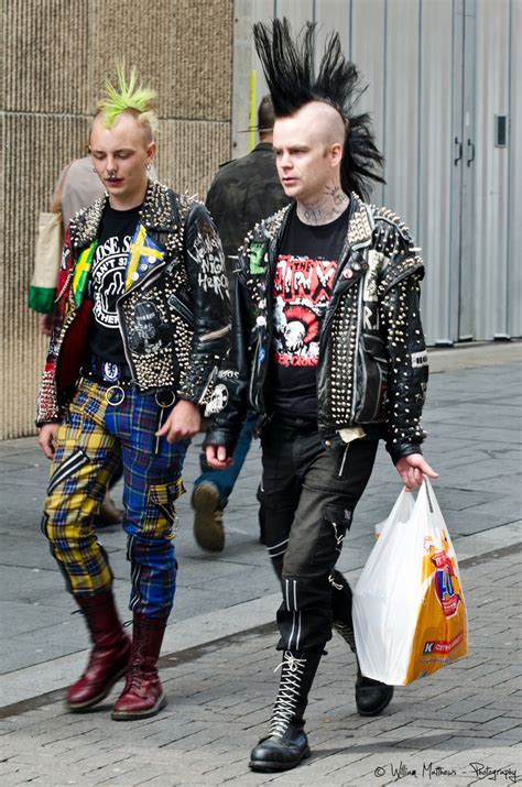 Pin By Nikula0san On Punk Punk Outfits 80s Punk Fashion Punk Rock
