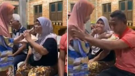 Momen Haru Seorang Ibu Suapi 10 Anak Anaknya Bikin Mewek