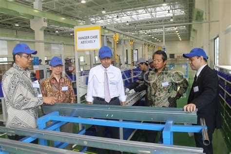Elevator Produk Pt Mjee Antara Foto
