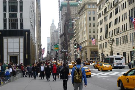 Asalto Y Robo En Masa De Una Adolescente En Nueva York Desata La