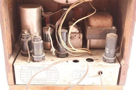 Vintage General Electric Tombstone Tube Radio Model A 53