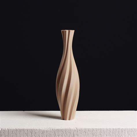 Free Stl File Tall Twisted Vase Vase Mode 🏺 ・3d Printing Model To