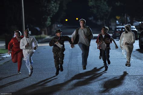 Raising Hope Gets Full Season Order And One Hour Halloween Episode