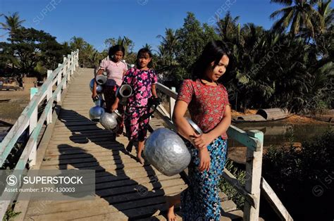 Myanmar Burma Rakhine State Arakan Mrauk U Young Women Of Rakhine