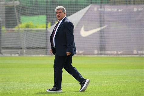 برشلونة يصارع الزمن للتغلب على أصعب قواعد صيف الانتقالات اندبندنت عربية