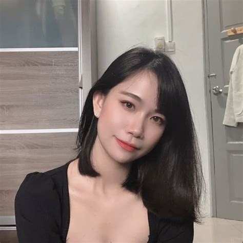 Wanjun 婉君 Wanjun1211 • Threads Say More