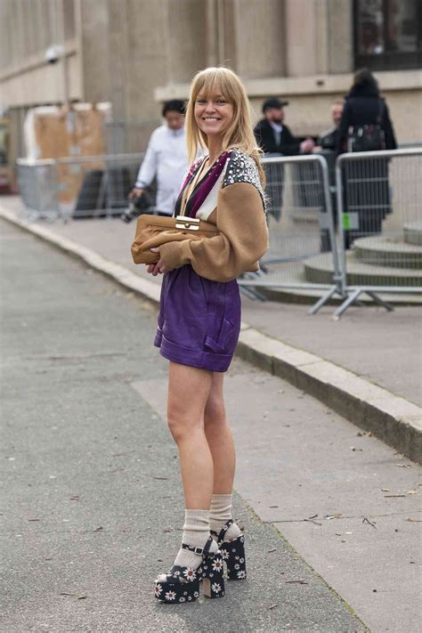 How To Wear Socks With Sandals And Still Look Stylish