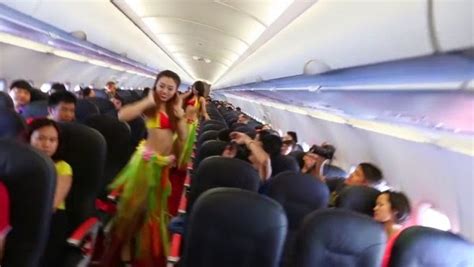Bikini Fashion Show Pramugari Vietjet Air Wagz Hot Girls Entertainment News