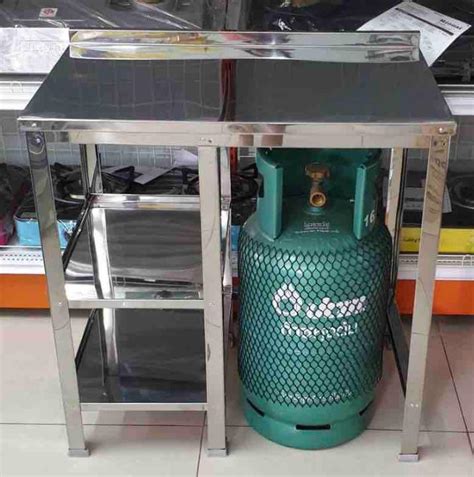 โต๊ะวางเตา 2 หัวเตา ไม่รวมถังแก๊ส วางถังด้านล่างได้ มีชั้นวางของสแตนเลสทั้งตัว ประหยัดพื้นที่