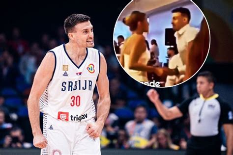 Misteriozna Supruga Alekse AvramoviĆa Je Prava Prirodna Lepotica Njegova Velika Podrška Prati