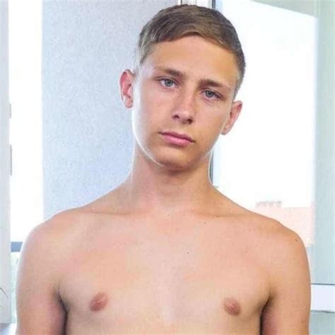 Bringmeaboy 足球 twinks ollie Barn 和 timmy cole 做爱 xHamster