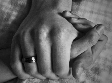 منها تكرار الجماع على جنابة 7 أمور جائزة شرعاً بعد العلاقة الزوجية