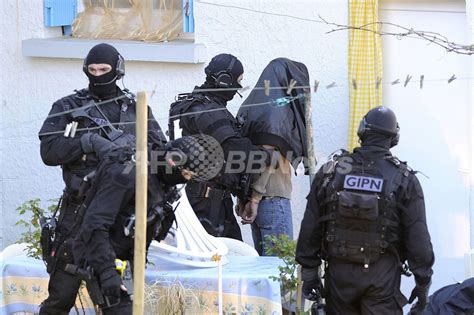 イスラム系過激派を一斉摘発、19人逮捕 フランス 写真6枚 国際ニュース：afpbb News