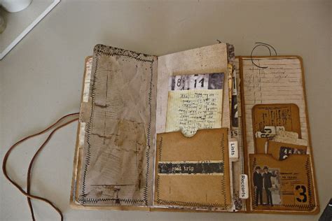 Chrissyscardland MASCULINE DOCUMENT FOLDER