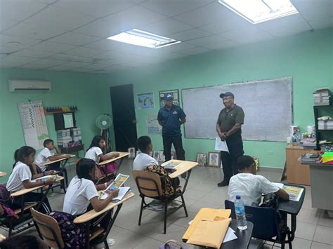 Niños y niñas son sensibilizados en la importancia de los arboles