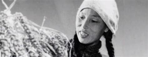 电影《申纪兰》全国公映，为什么我们要纪念这位劳动妇女？ 知乎
