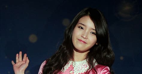 아이유 뮤뱅 5주 연속 1위 해 넘겨도 여전히 대세
