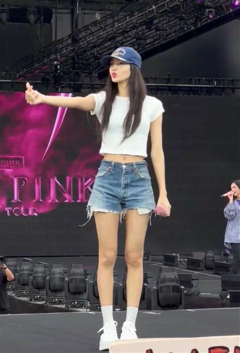 이것은 BLACKPINK에게 바칩니다 Blackpink fashion Cute casual outfits Celebrity casual outfits