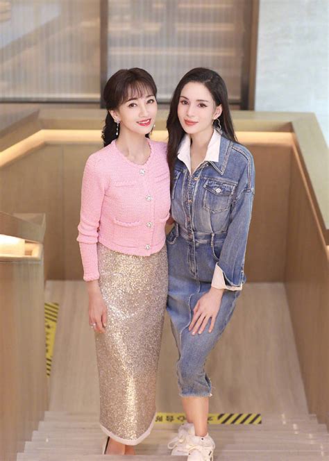 赵雅芝晒与李若彤合照 女神牵手同框美出新高度 搜狐大视野 搜狐新闻